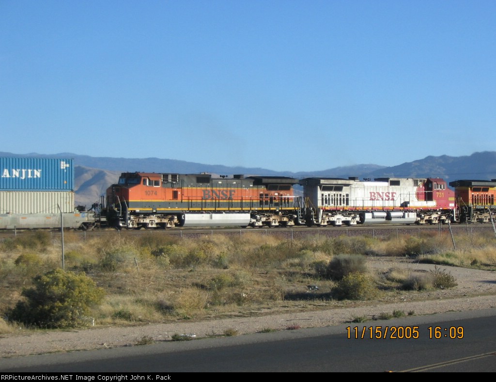 BNSF 1074